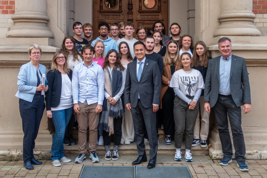 Debatte mit Ken Toko – Karl-Volkmar-Stoy-Schule Jena